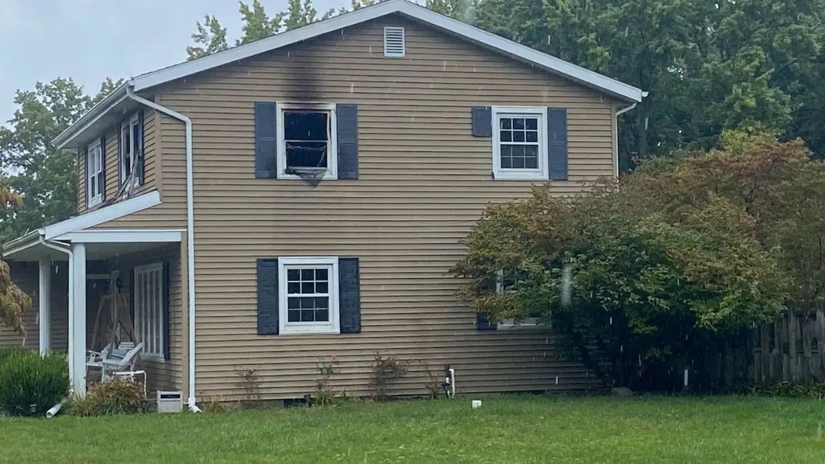 Indiana House Fire Injures Two, Authorities Report - buildlikenew.com